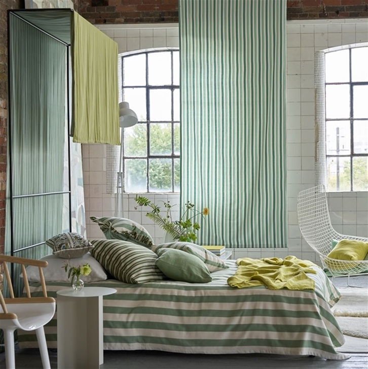 Burlington Stripe tyg från Designers Guild (FD149-04)