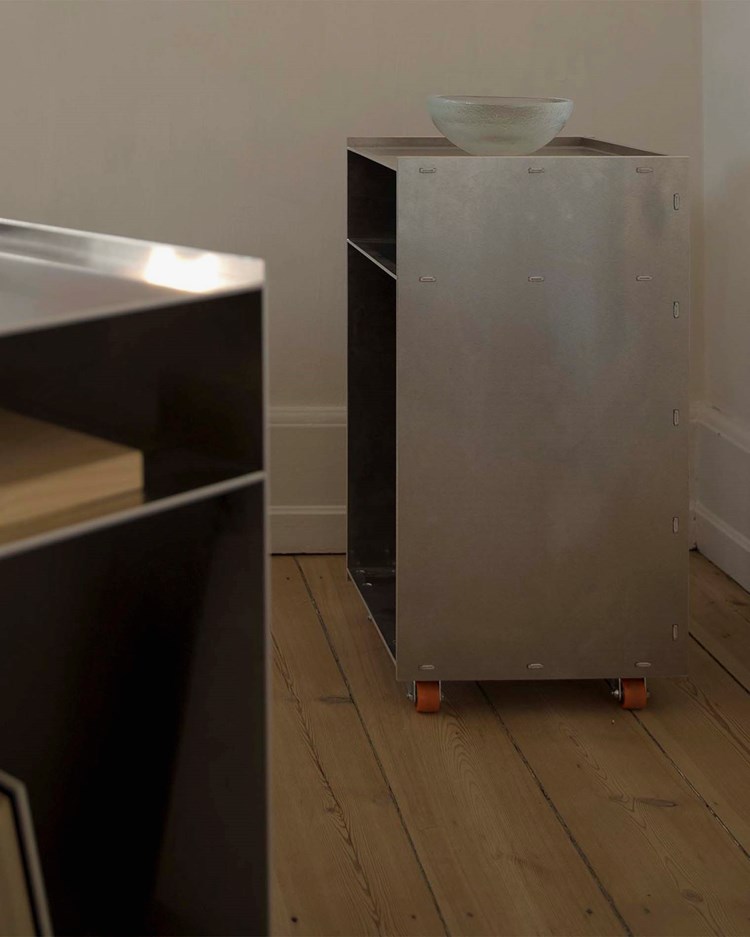 Vallgatan 12 - Frama Rivet Cart Aluminum